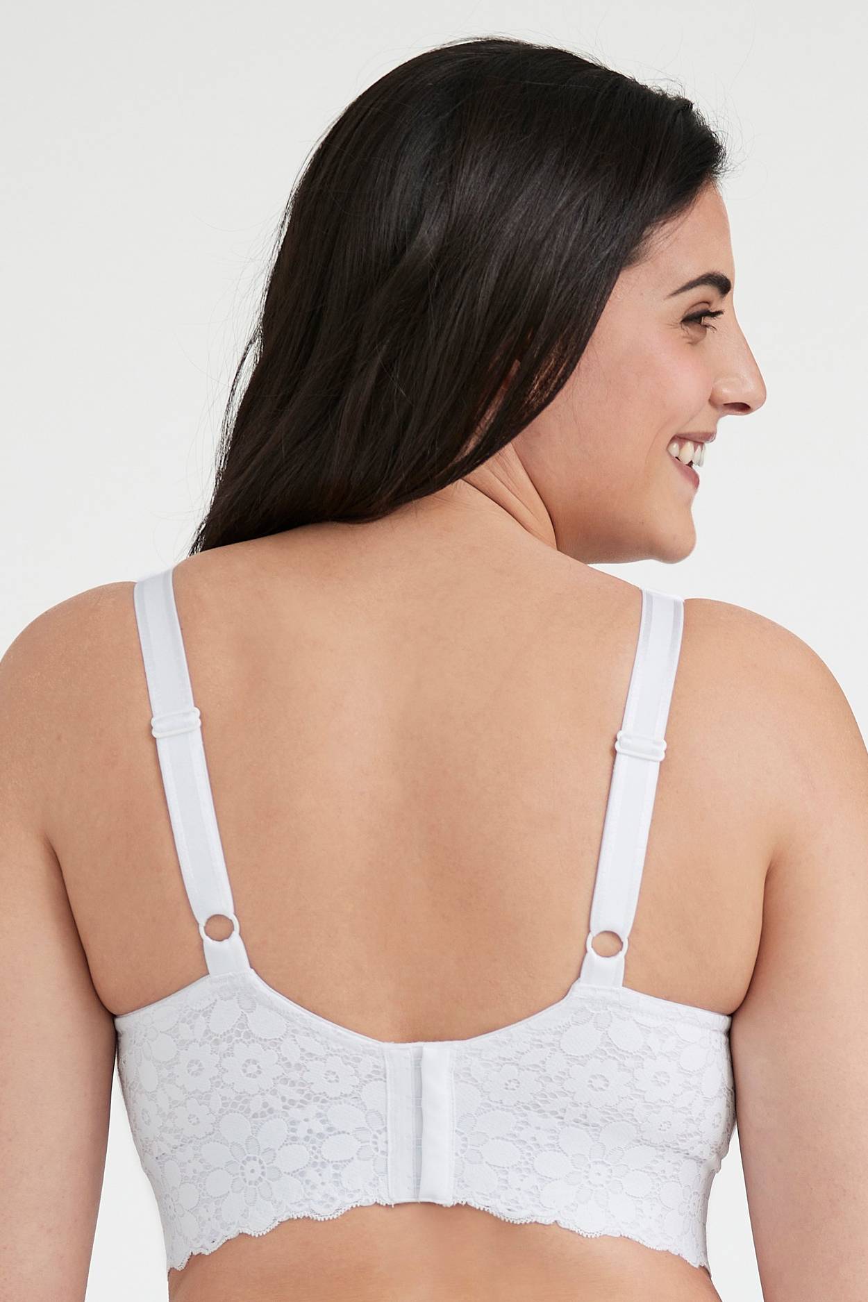 Lace Dreams - Comfortable non-wired bra with cups made from cotton and recycled lace - Miss Mary