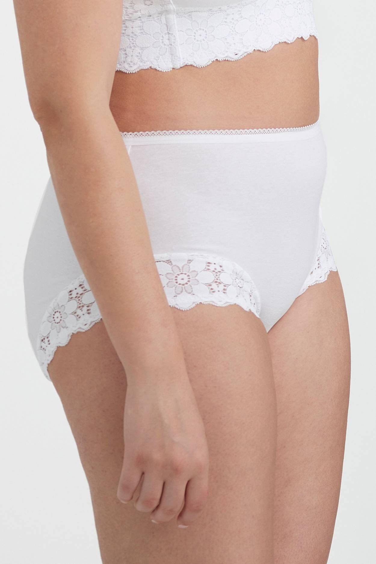 Lace Dreams Comfortable Non Wired Bra With Cups Made From Cotton And Recycled Lace Miss Mary